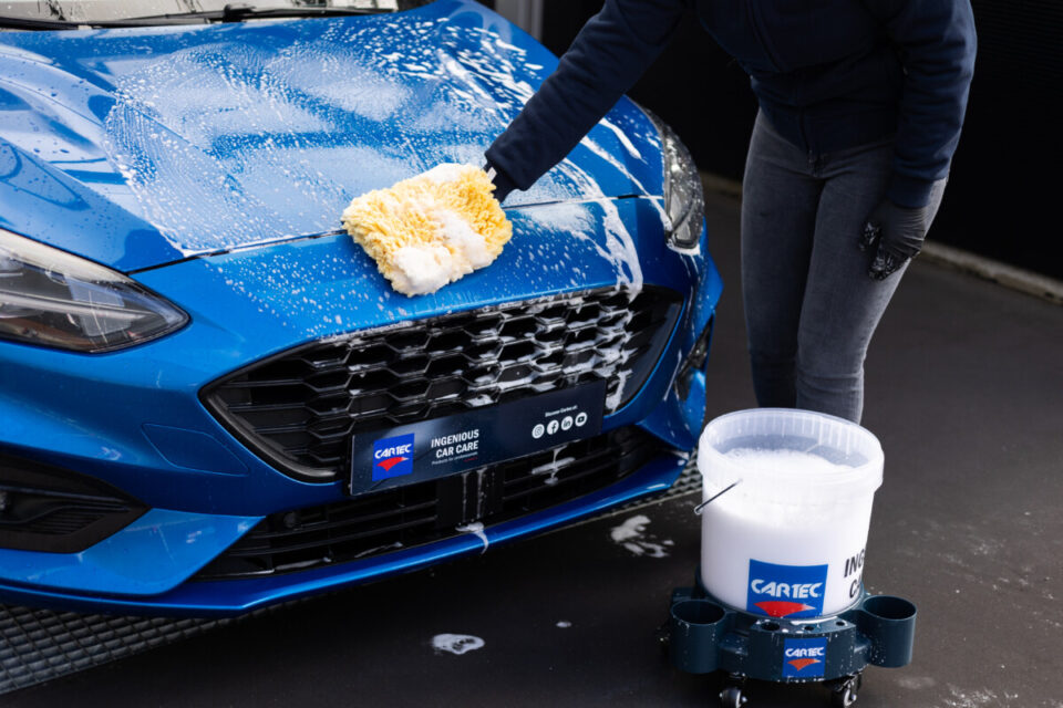 Applying Cartec Wet & Protect? Here's how to do it in 4 steps.