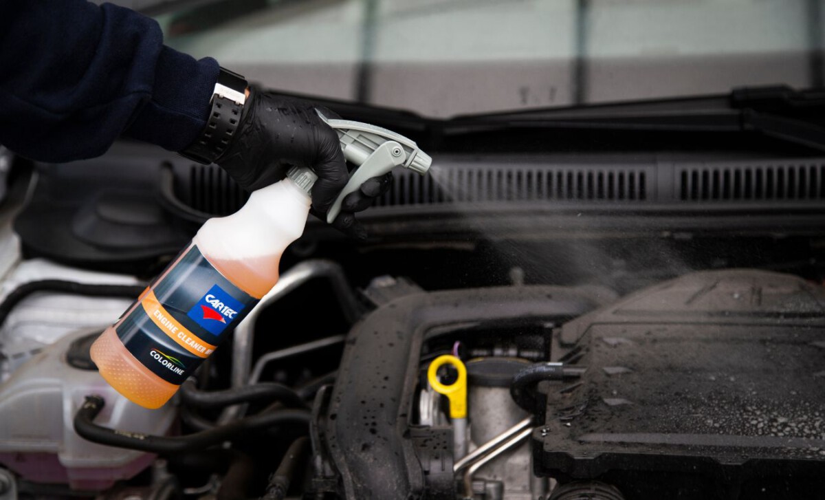 Motorblok reinigen en onderhouden met Cartec - Cartec World